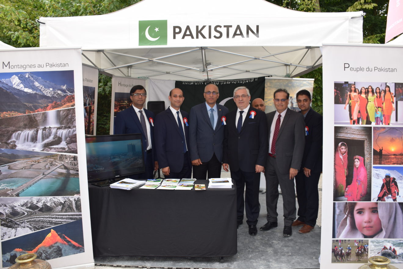 Pakistan Pavilion at Diplomatic Garden Party held in Paris attracted ...